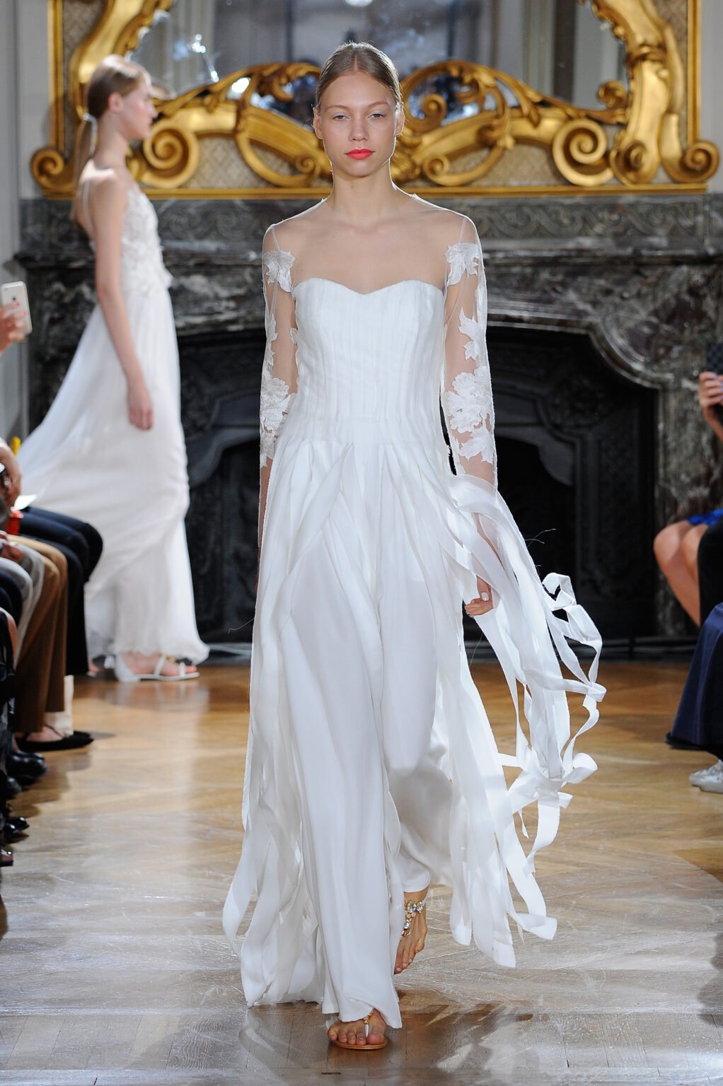 White Iris - Kaviar Gauche